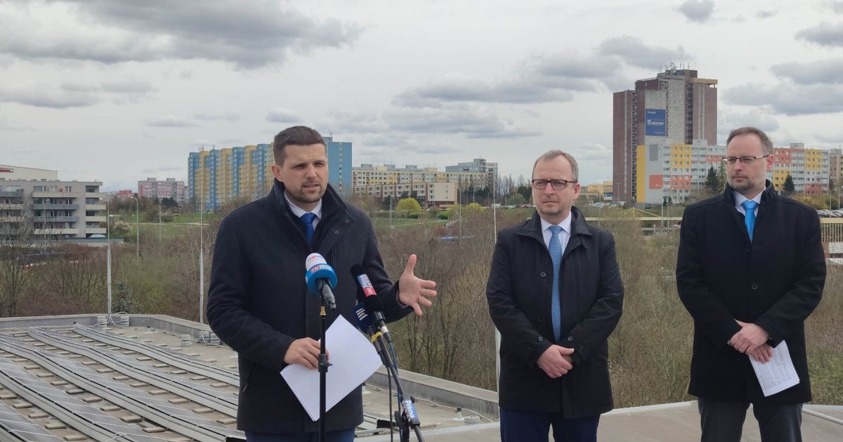 Půl bilionu korun na úspory a obnovitelné zdroje. Ministr Hladík ... Půl bilionu korun na úspory a obnovitelné zdroje. Ministr Hladík ...