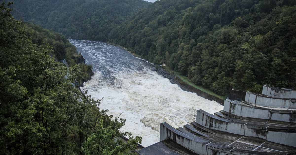 Foto: Praha je připravená na velkou vodu, Vltavská kaskáda pouští ...